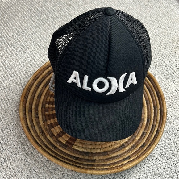 Hurley | Accessories | Hurley Aloha Trucker Hat Floral Under Brim ...